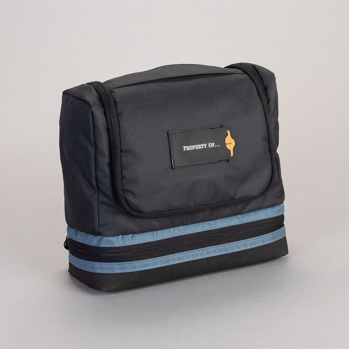 Sandi Hang-Up Washbag – PROPERTY OF...